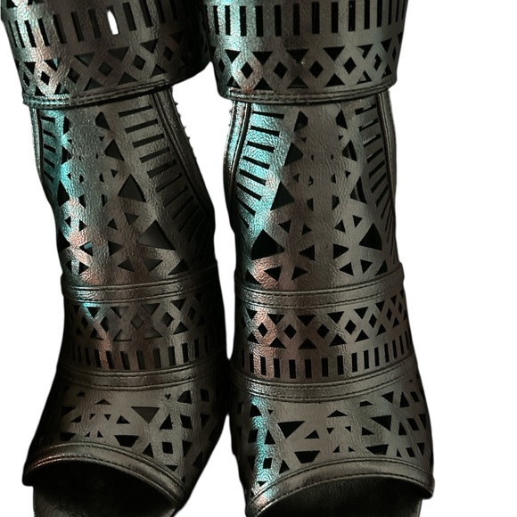 Metaphor | Shoes | Metaphor 85 M Metallic Heeled Boots With Geometric ...